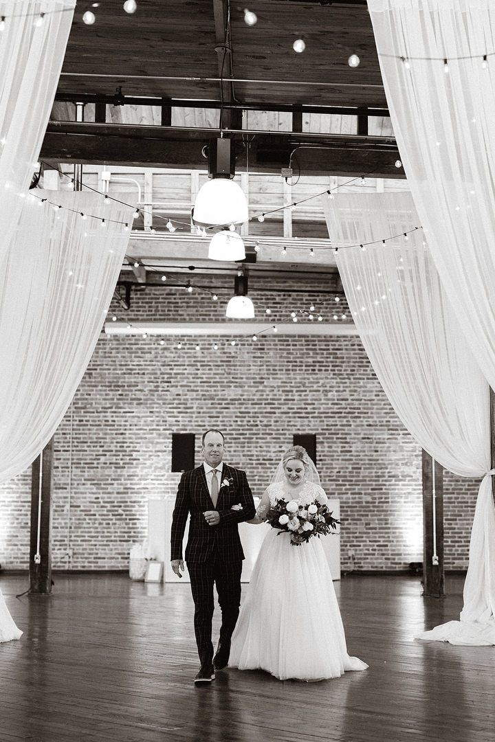 Downtown Indianapolis Wedding at the Biltwell Event Center